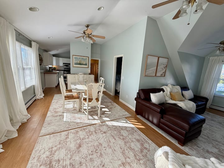 This Is Where You Want To Be! Relax & Rejuvenate. - Bristol, RI