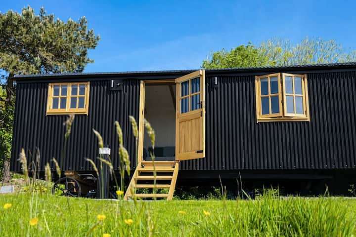 Luxury Shepherd Hut W Outdoor Bath At Powis Estate - Dunblane