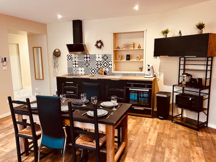 "Chez Soi" - Apt Entier 3 Ch Avec Sdb Privatives - Feurs