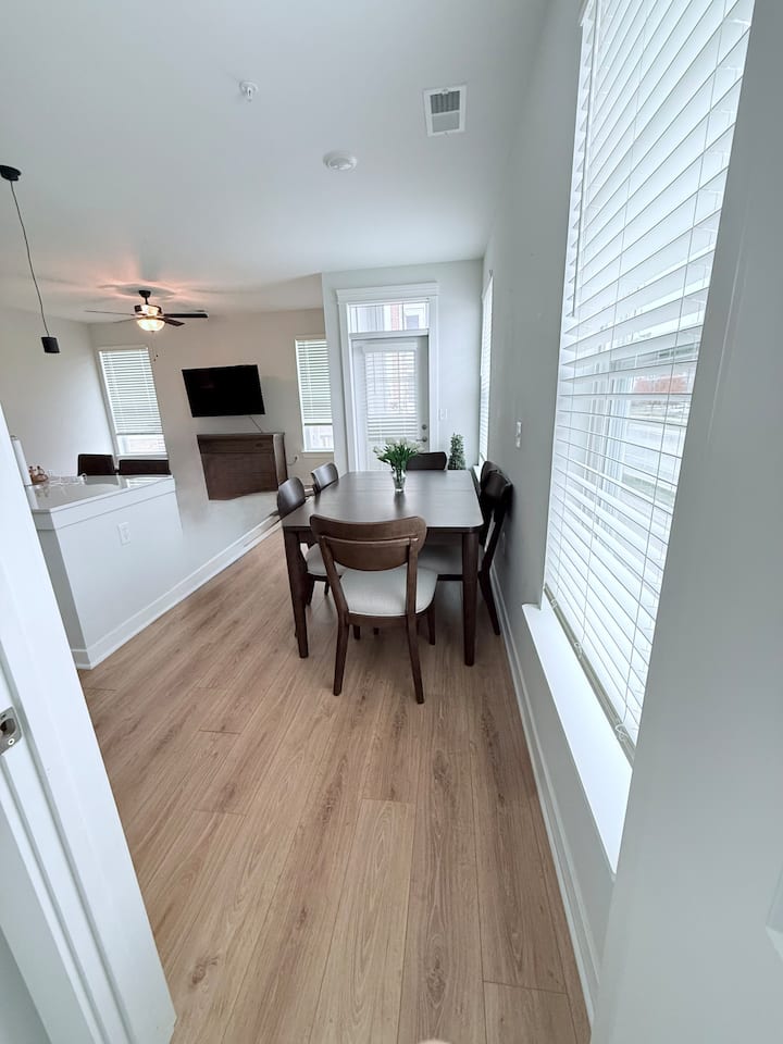 Short-term Lease Or Stay In Carmel! - Carmel, IN