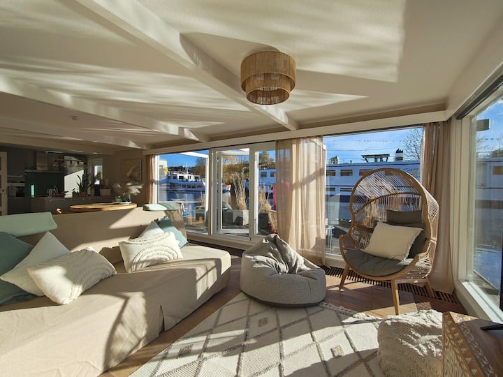 Cozy Houseboat Escape On The Weser River Of Hameln - Hameln