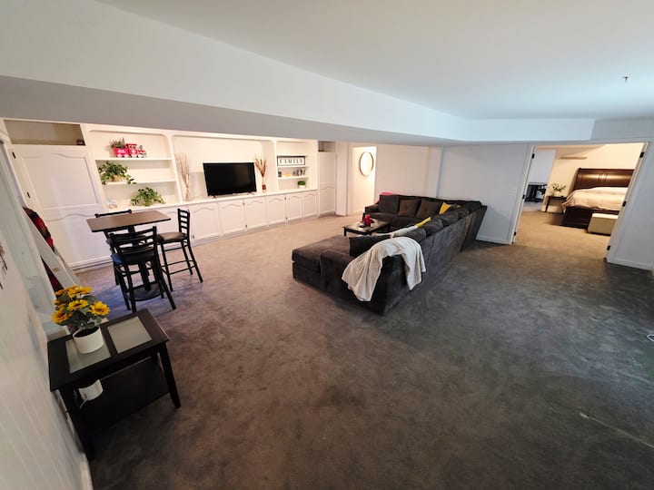 Lakeside Suite - West Des Moines, IA