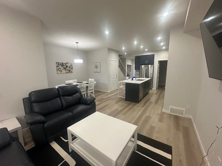 4br House - Brand New! - Canada