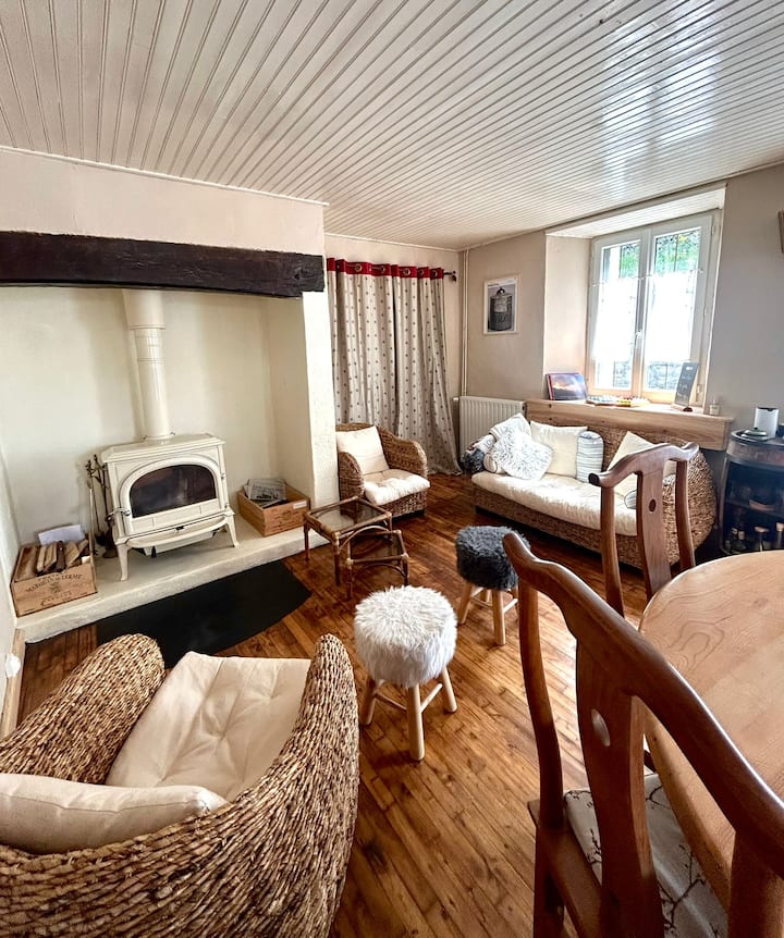 La Fraicheur D'une Maison En Pierre 3 éToiles - Cantal