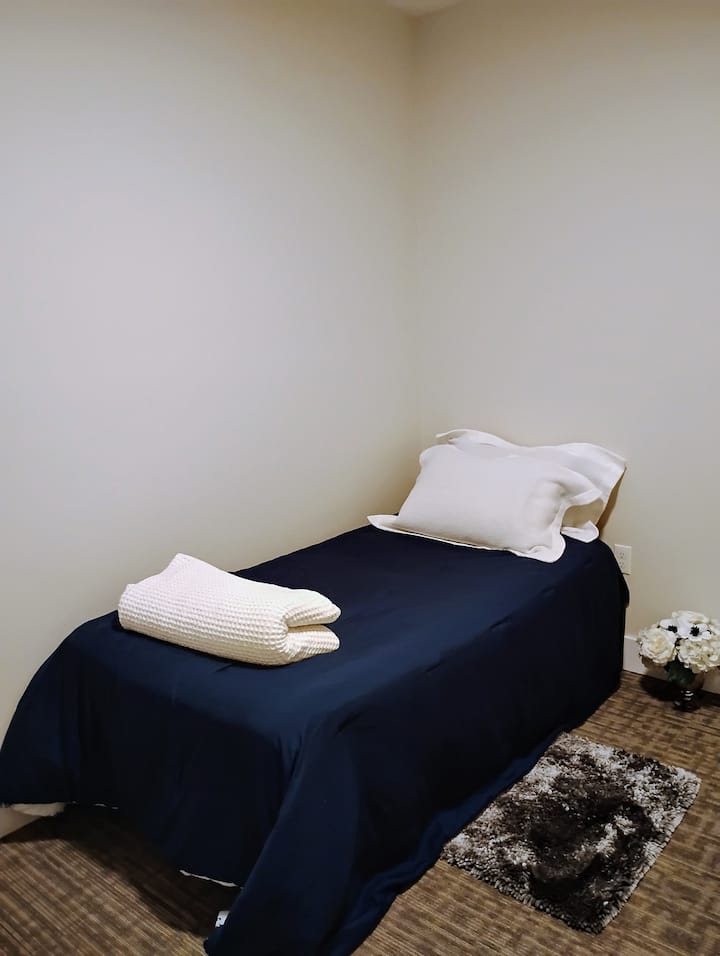 Simply Blue (Room B) - Grand Rapids, MI