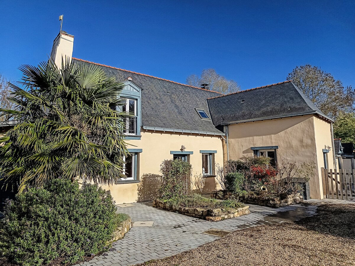 Family cottage in the countryside - Houses for Rent in Segré-en-Anjou ...