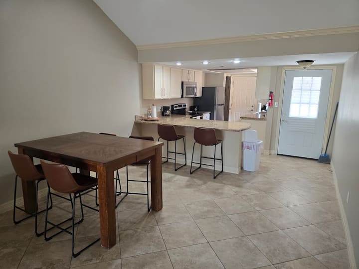 Highland Park Town Home - McAllen, TX