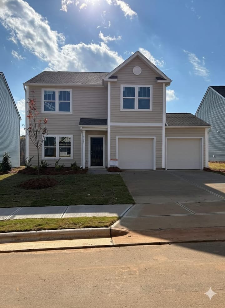 Brand New 5 Br Greensboro House - Greensboro, NC