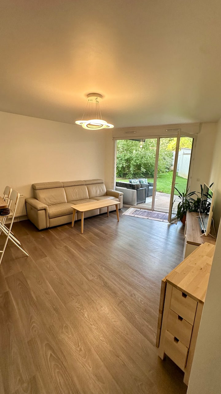 Charmant Appartement Calme En Rez De Jardin - Lieusaint