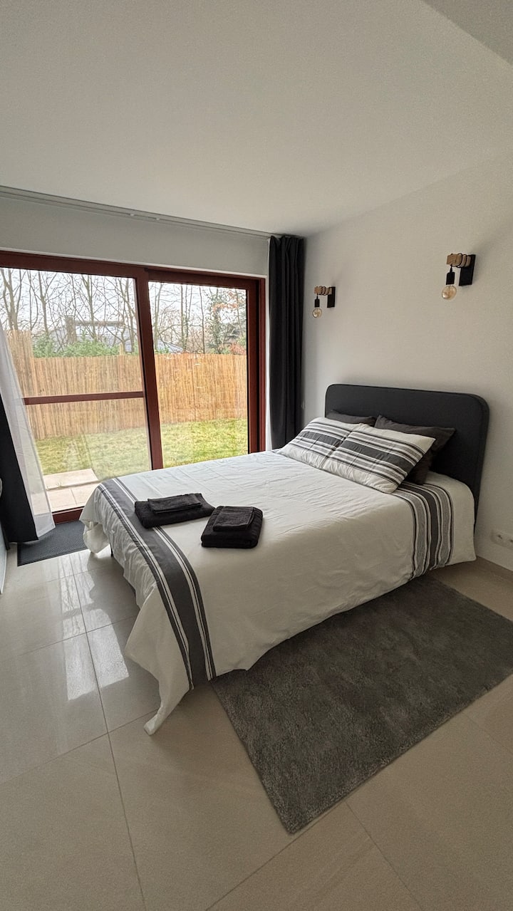 Cozy Flat Near Beersel’s Castel, Ideal For Couples - Uccle