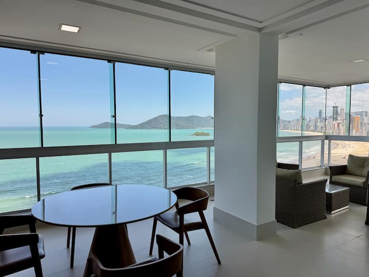 Luxo Frente-mar • 4 Suítes • Vista Panorâmica - Balneário Camboriú