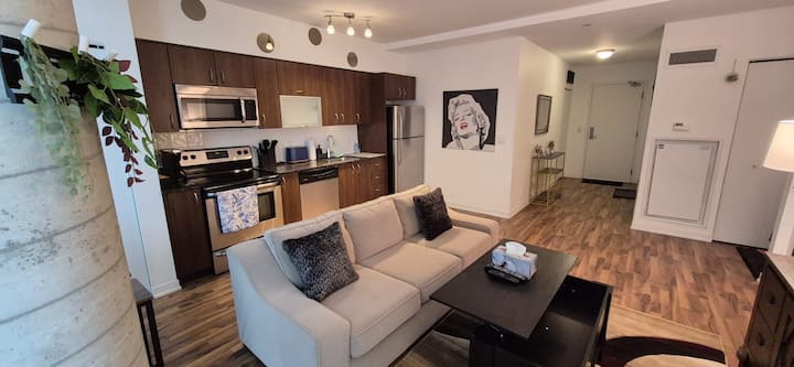 Liberty Village Condo | Lake & Bmo Field View - Toronto