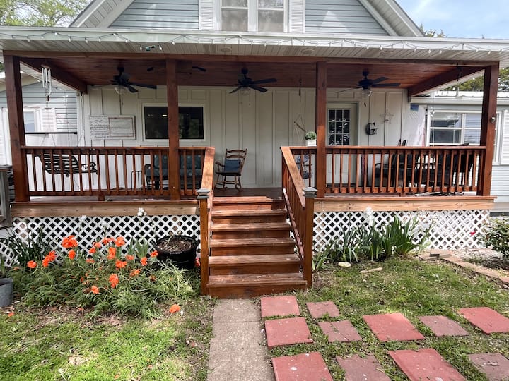 Country Home With Pond-4 Miles From Emporia - Lyon County, KS