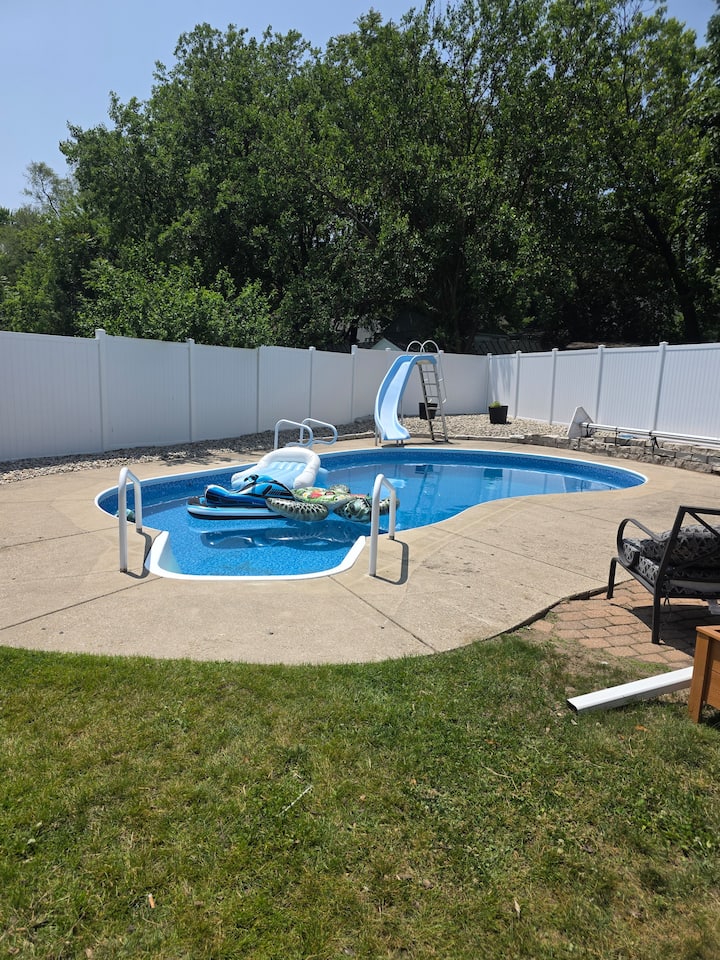Poolside Basement Retreat - Grand Rapids, MI