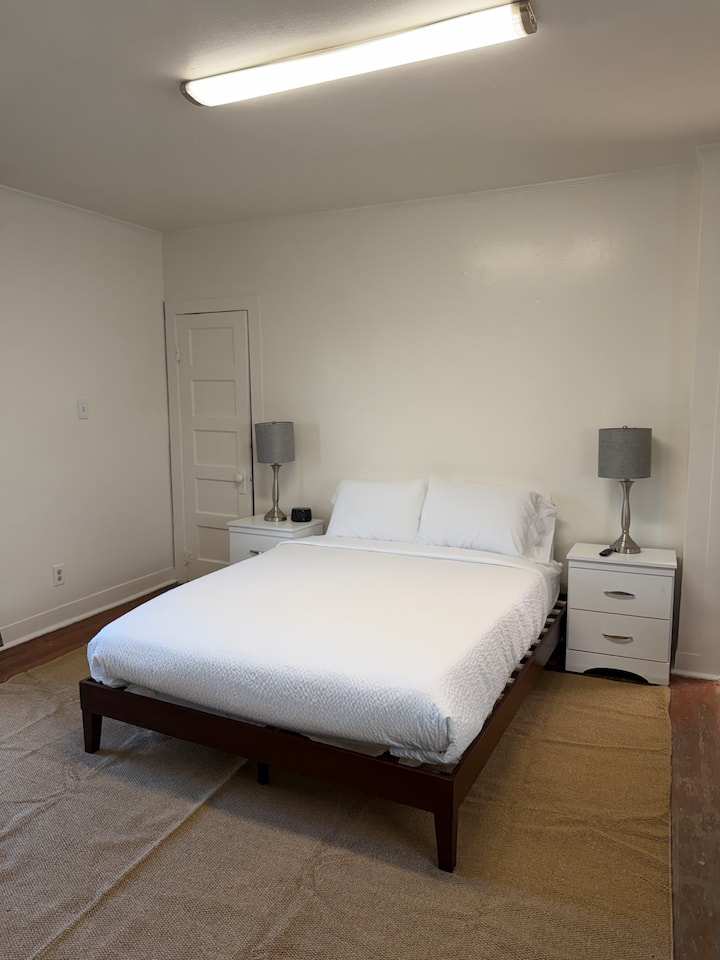 Cozy Modern Studio • Heart Of Lafayette - ラフェイエット, LA