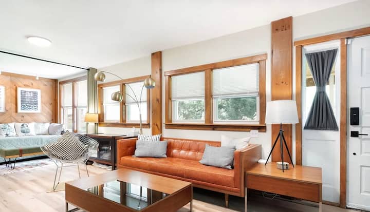 Cozy Creekside & Waterfall Asheville Getaway - Asheville, NC