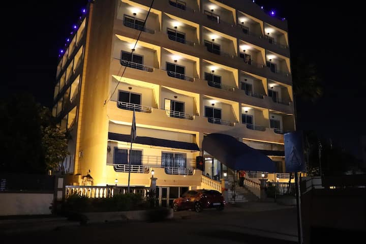 Maple Leaf Korean Hotel - Double Bedroom - Accra