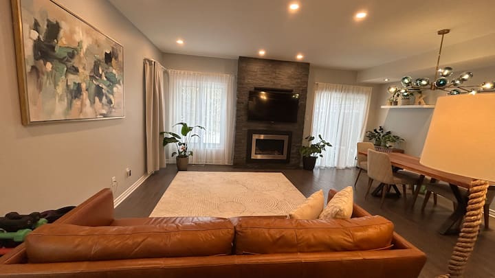 Modern, Fully Equipped House With A Fireplace - Gatineau
