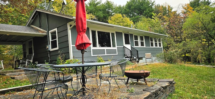 Mountain Escape!
12 Hikeable Acres - Germantown, NY