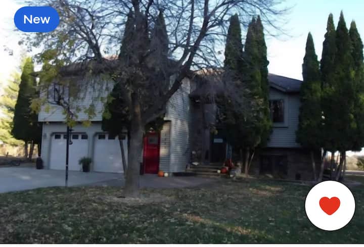 Homey Hideaway Guesthouse On Hall Lake - Fairmont, MN