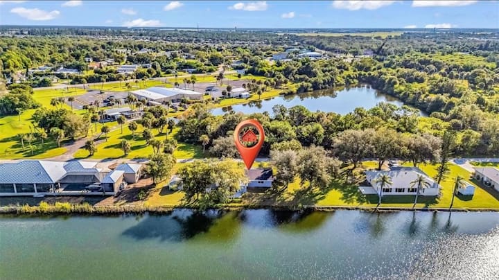 Punta Gorda Lake Side Getaway - Punta Gorda, FL