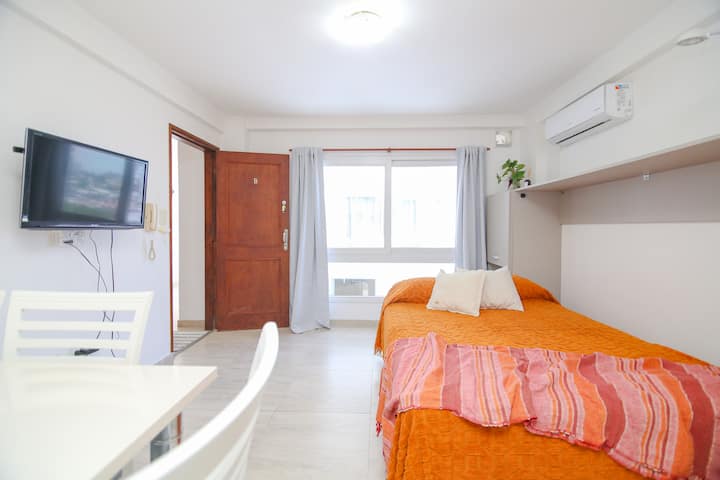 Monoambiente Céntrico Hipólito Irigoyen C/cochera - Santa Fe