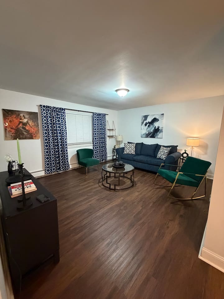 Jersey City Modern Apartment - Jersey City, NJ
