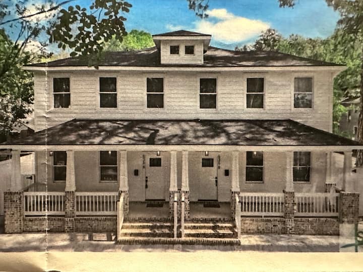 The Starland Sweet House-blue (Pets) - Savannah, GA