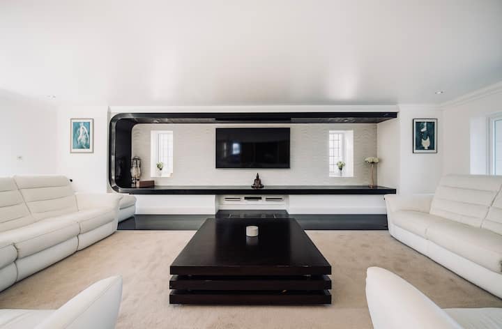 Private Mansion In Countryside With Tennis Court - Sevenoaks