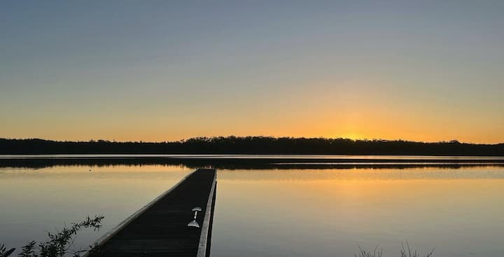 Absolute Waterfront W/ Jetty 5 Mins To Hyams Beach - ジェービス湾