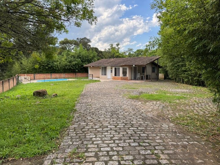 Casa Com Piscina Em Chácara - Santa Felicidade - Curitiba