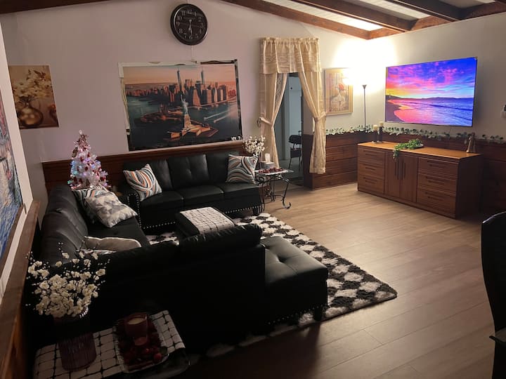 Tropical 2br Duplex • 5 Min To Siesta Key Beach - Siesta Key, FL