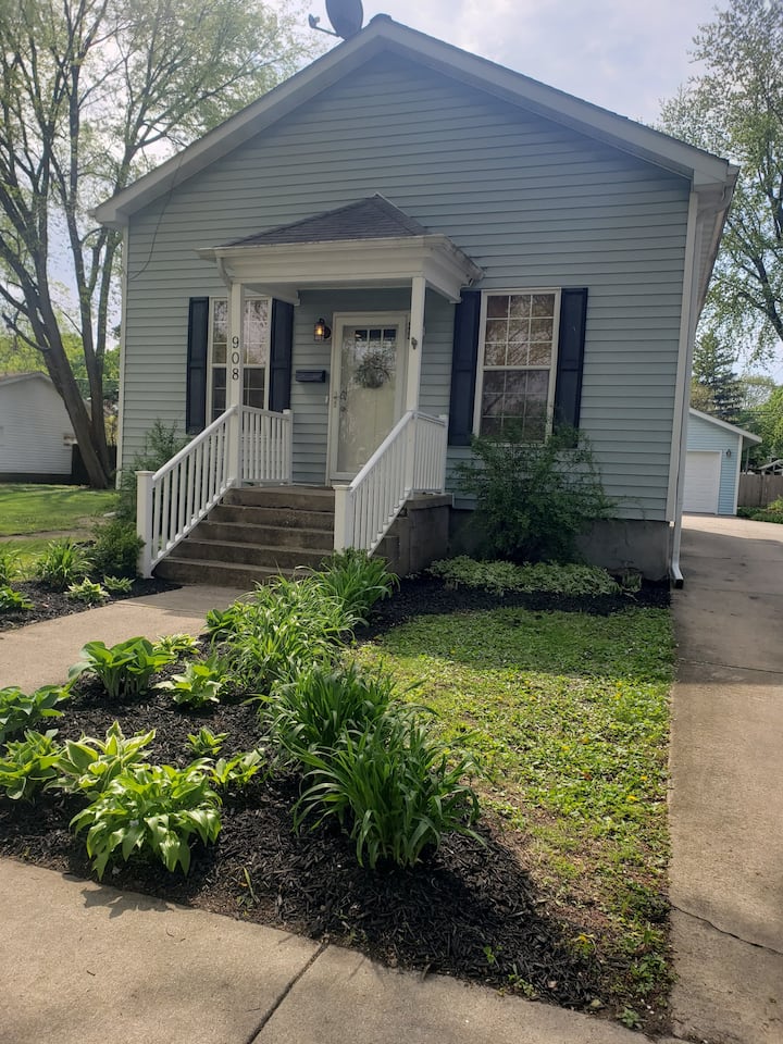 Sleep 7 Home & Event Room Seats 30 - Illinois