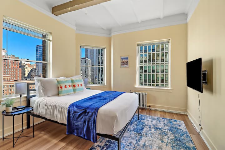 Gold Coast | Lovely & Minimalist Studio - Chicago