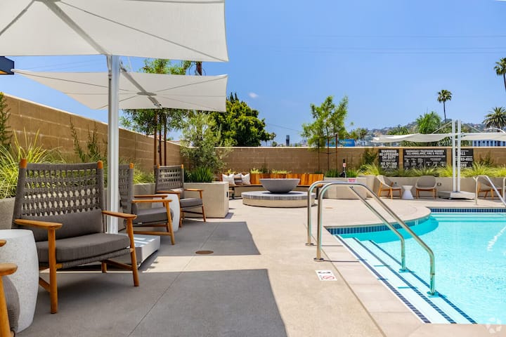 West Hollywood Stylist Vacation Residence - West Hollywood, CA