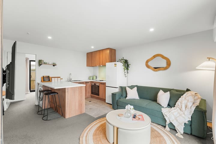 Modern 3 Ensuite Cbd With Carpark -Walk To Stadium - Christchurch