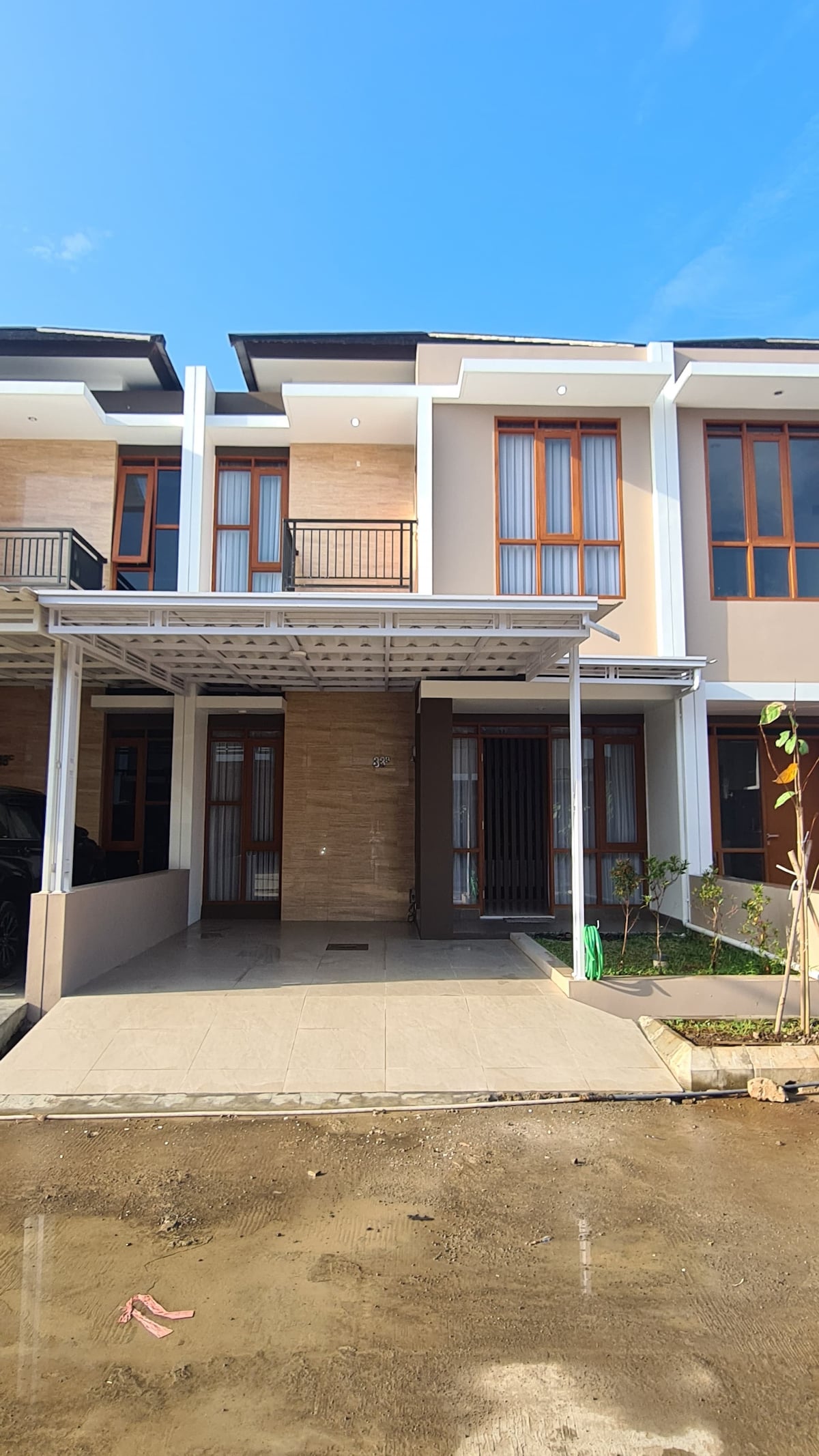 Strategic & Comfortable Family Home in Buah Batu - Houses for Rent in ...