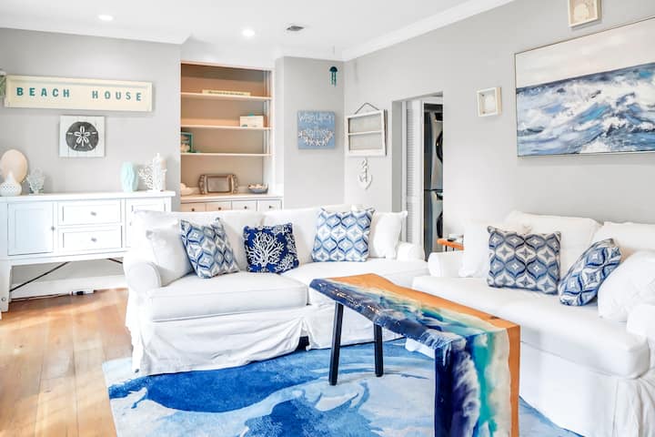 High Tides And Good Vibes! 8 Beds-sleeps 10! - Navarre Beach, FL