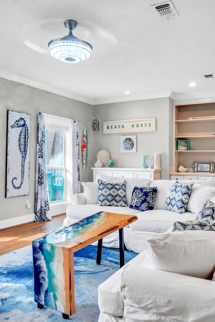 High Tides And Good Vibes! 8 Beds-sleeps 10! - Navarre Beach, FL