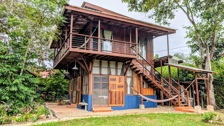 Los Techitos - Unique Open Space Village Stay - Belize