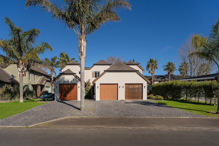 Hosts On The Coast Villa On The Lake - Pauanui