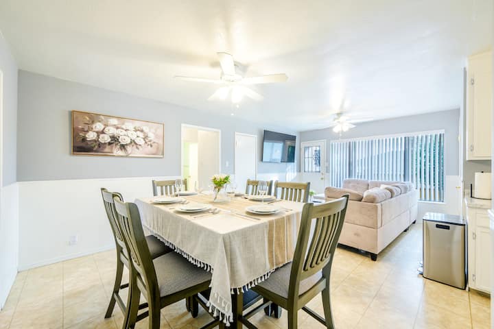 Spacious 5b/2b Home/ Castro Valley Garage Parking - Castro Valley, CA