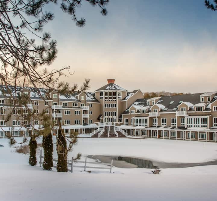 Vermont Luxury • 3br Resort + Chimenea & Piscina - Claremont, NH