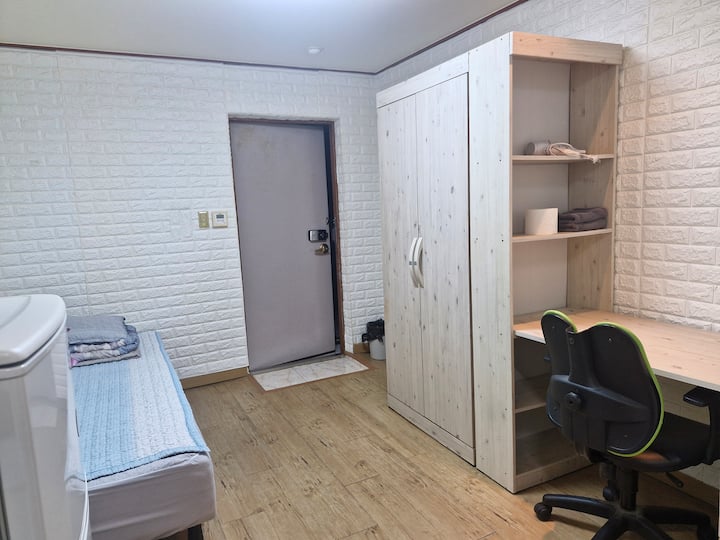 낙성대역3분거리 역세권숙소 203 - Seoul