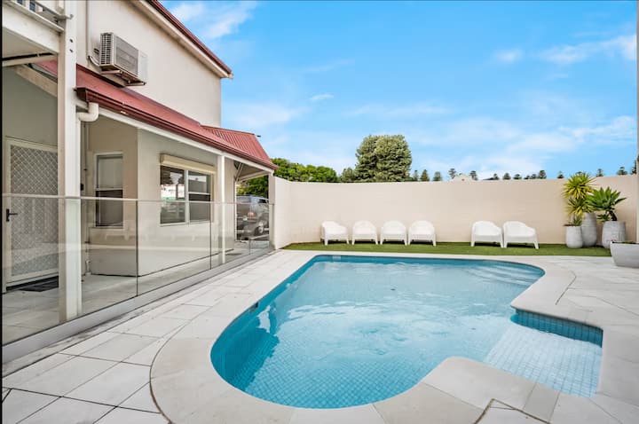 Fantastic Location With Pool | 5 Min Walk To Beach - Victor Harbor