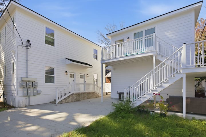 The Starland Sweet House-white (Pet) - Savannah, GA