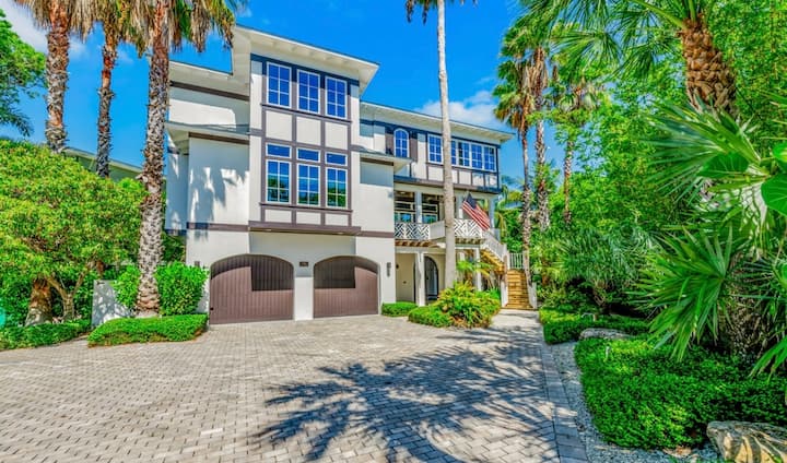 New Beach House 1 Min To Beach! Heated Pool/spa! - Anna Maria, FL