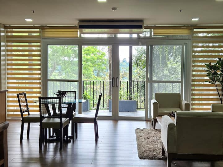 Acacia Suite B- King Sized Bed, Spacious - Subic