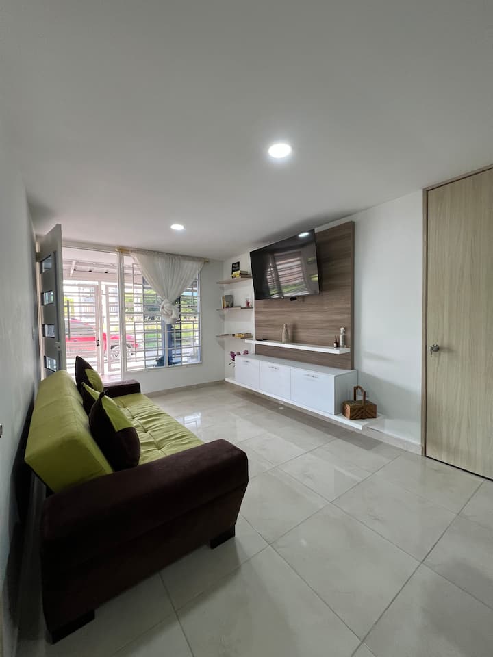 Casa, 2 Habitaciones, Sala Y Cocina - Pitalito