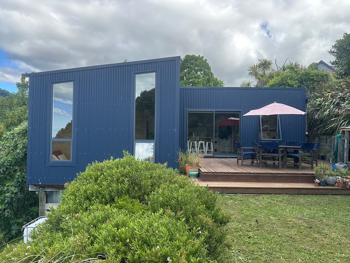 The Little Blue Haus - Funky Pet Friendly Eco Pad - Richmond